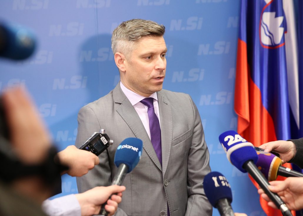 Valentin Hajdinjak: Minister Erjavec problemov v Slovenski vojski sploh ...