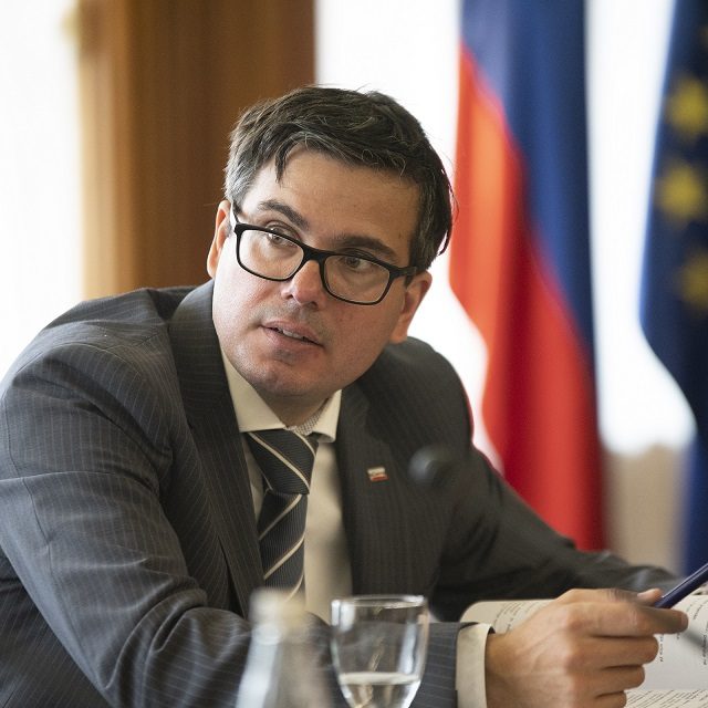 ANDREJ ČERNIGOJ: PRI OKREVANJU GOSPODARSTVA RAČUNAMO NA USTVARJALNE IN ...