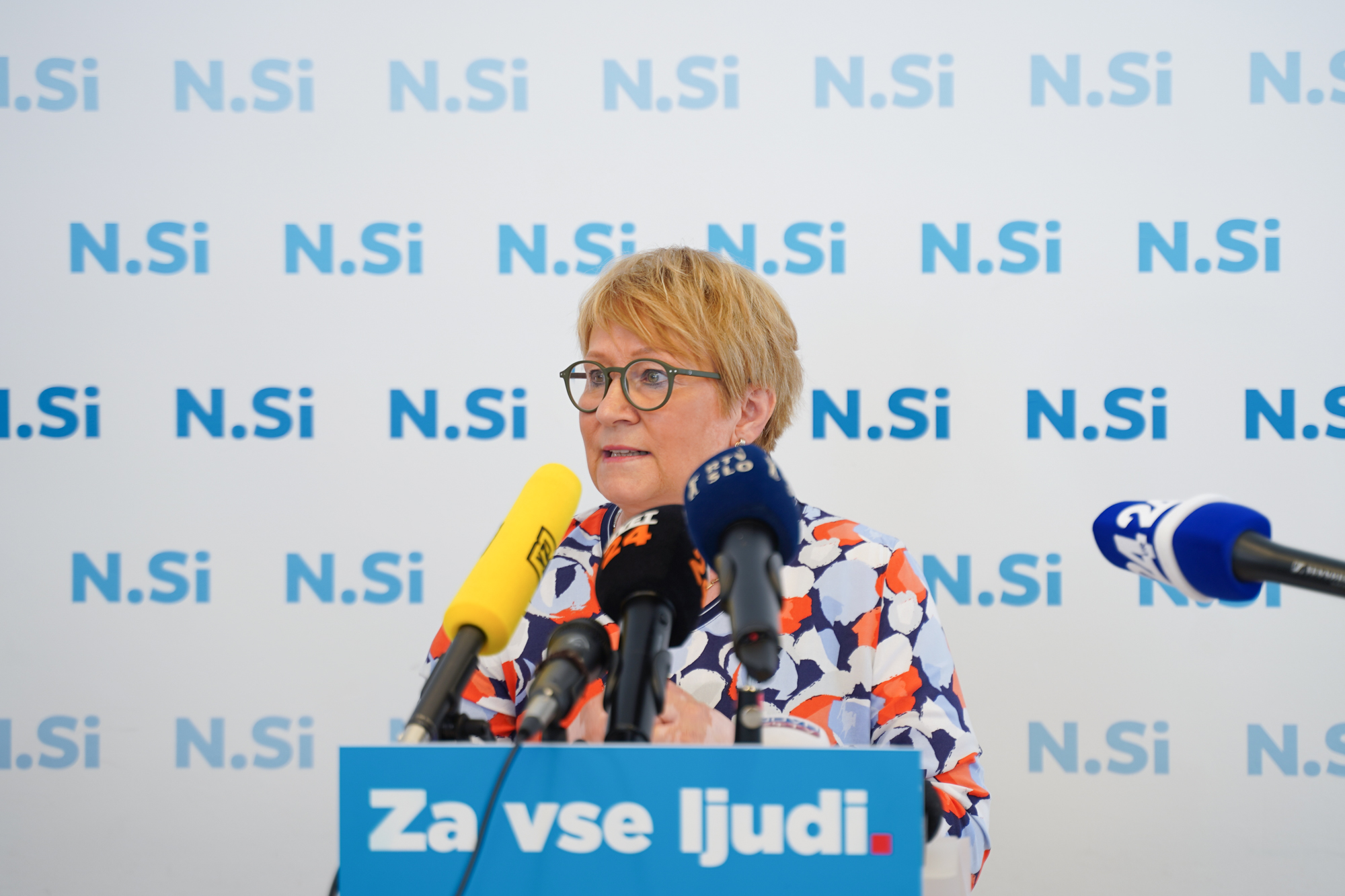 IVA DIMIC O STANJU V ZDRAVSTVU: DOVOLJ JE RAZREDNEGA BOJA IN IDEOLOGIJE ...